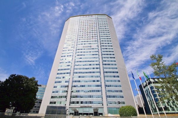 I grattacieli: da architetture iconiche a presenza diffusa